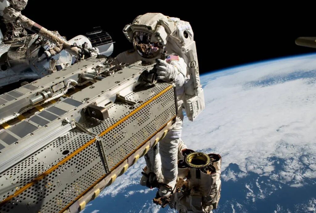Spacewalks Explained: How Astronauts Train for EVAs